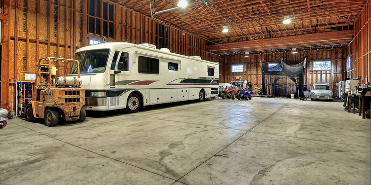 CarProperty.com / A TRUE CAR ENTHUSIAST DREAM HOME