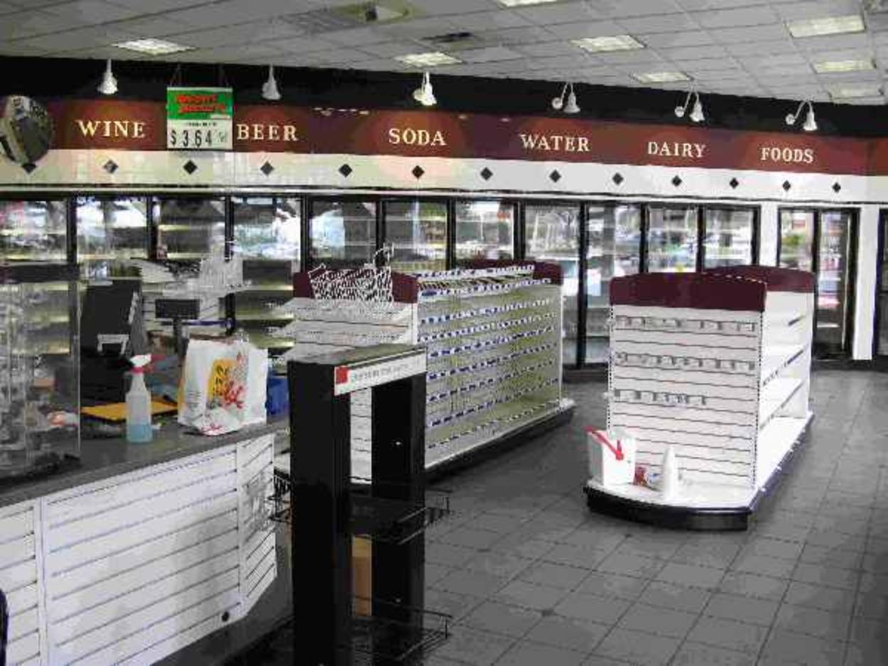 CarProperty.com / SOLD: at Auction: Gas Station & Mini...