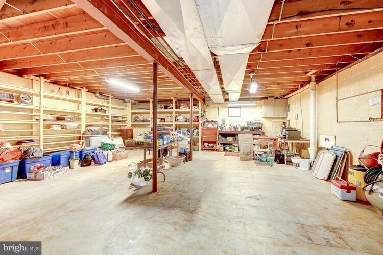 CarProperty.com / This House is for Car Lover's Only