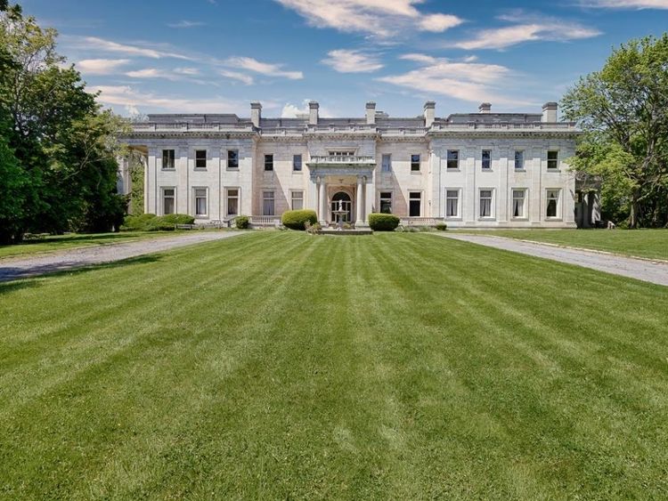 CarProperty.com / SOLD: Former F.W. Woolworth Estate